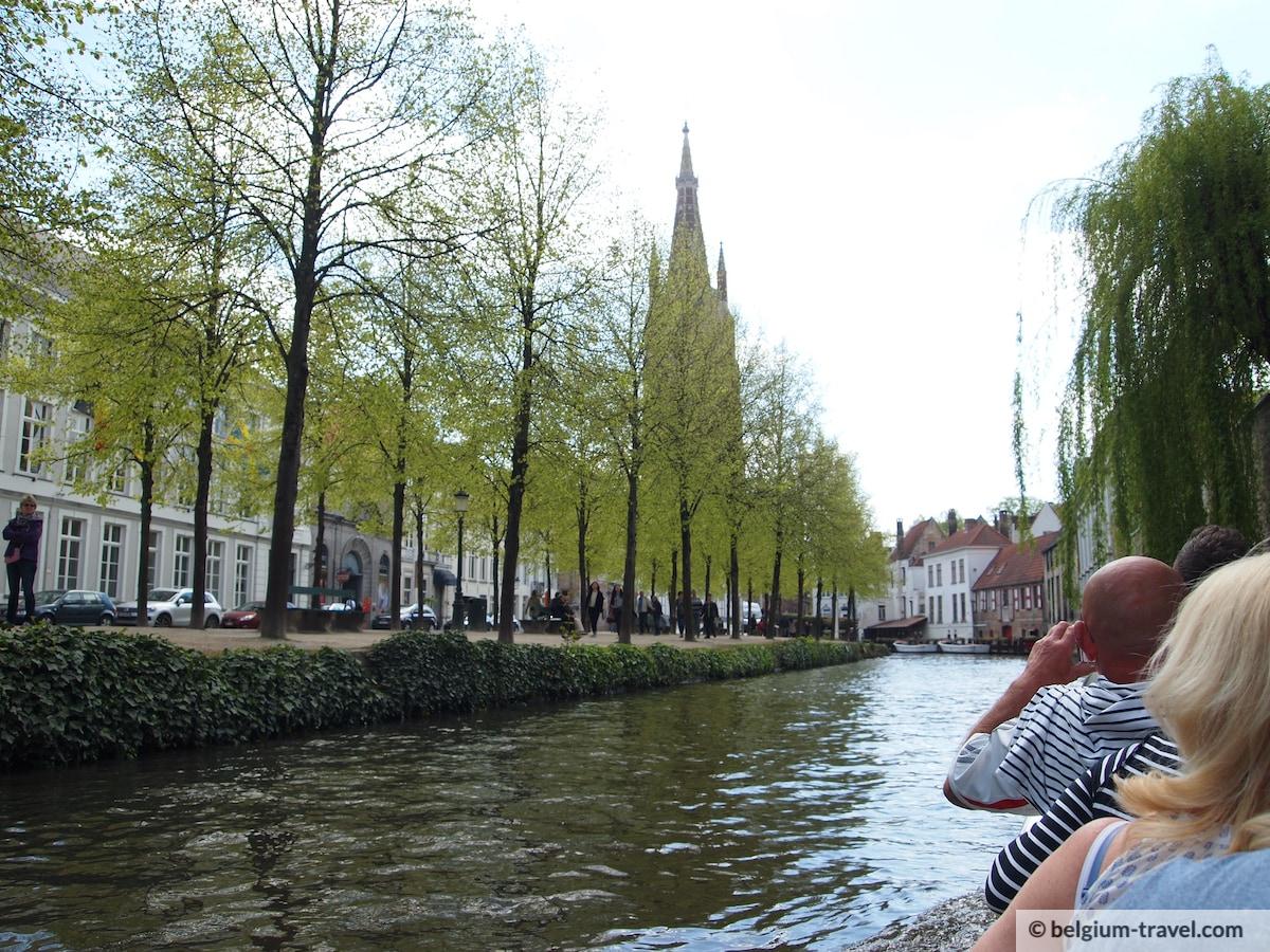 How to Ride a Boat in Bruges - Belgium Travel
